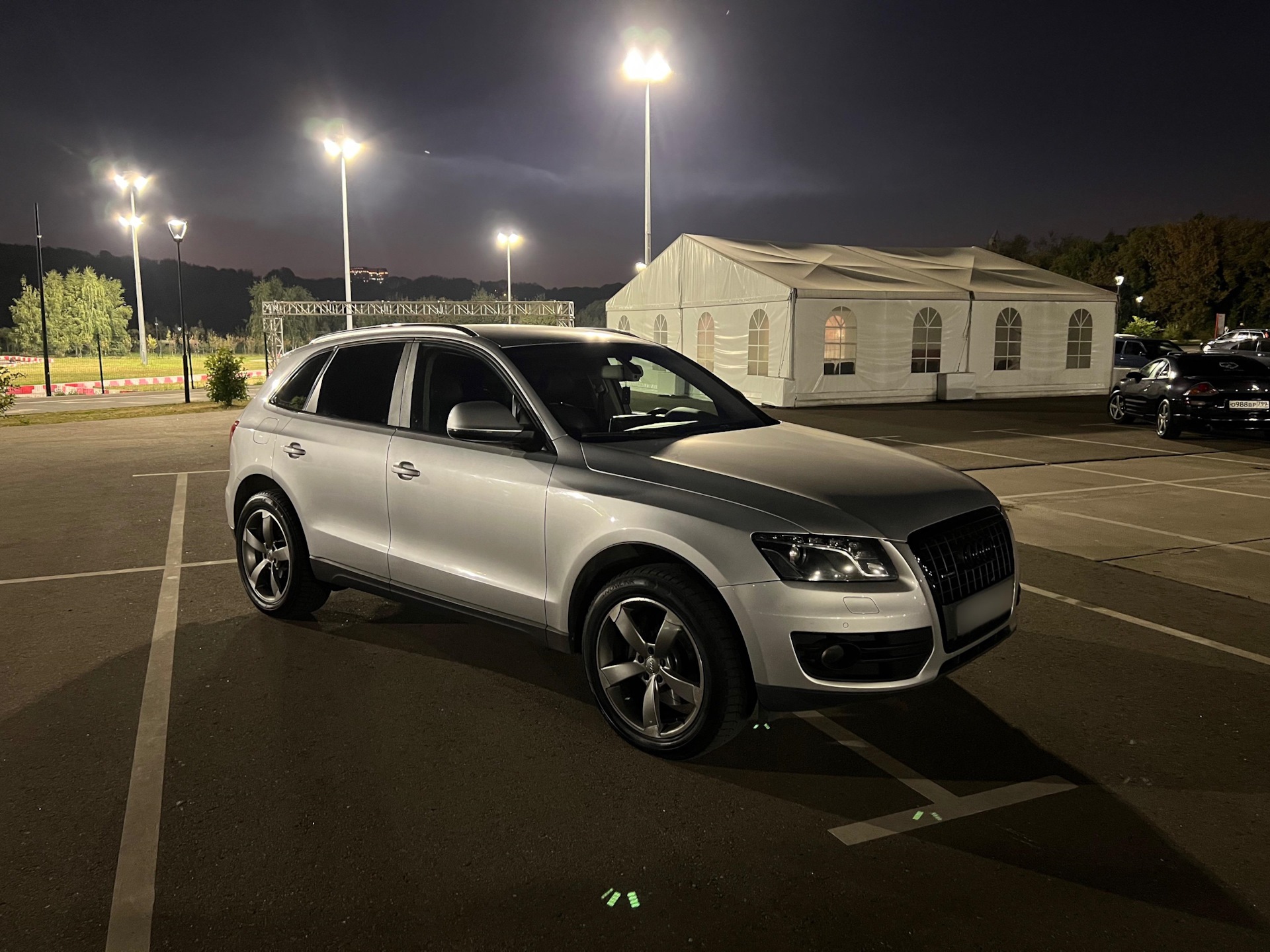 Просто фото) — Audi Q5 (1G), 2 л, 2010 года | фотография | DRIVE2