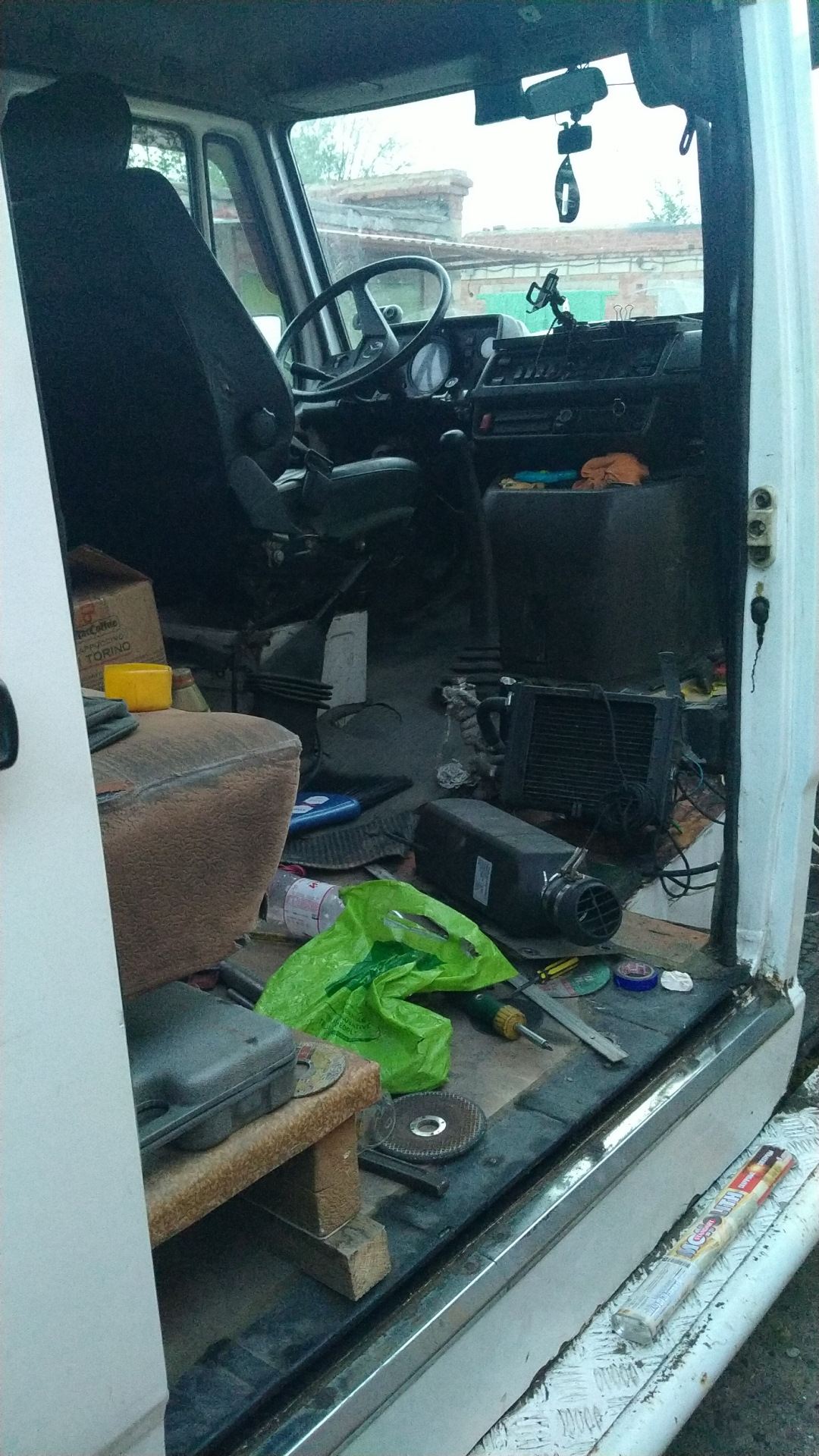 Сиденья — Mercedes-Benz T1, 2,9 л, 1990 года | кузовной ремонт | DRIVE2