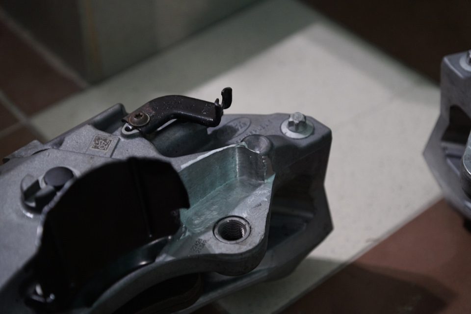 Brembo (LR110097) на L320 — Land Rover Range Rover Sport (1G), 4,4 л ...