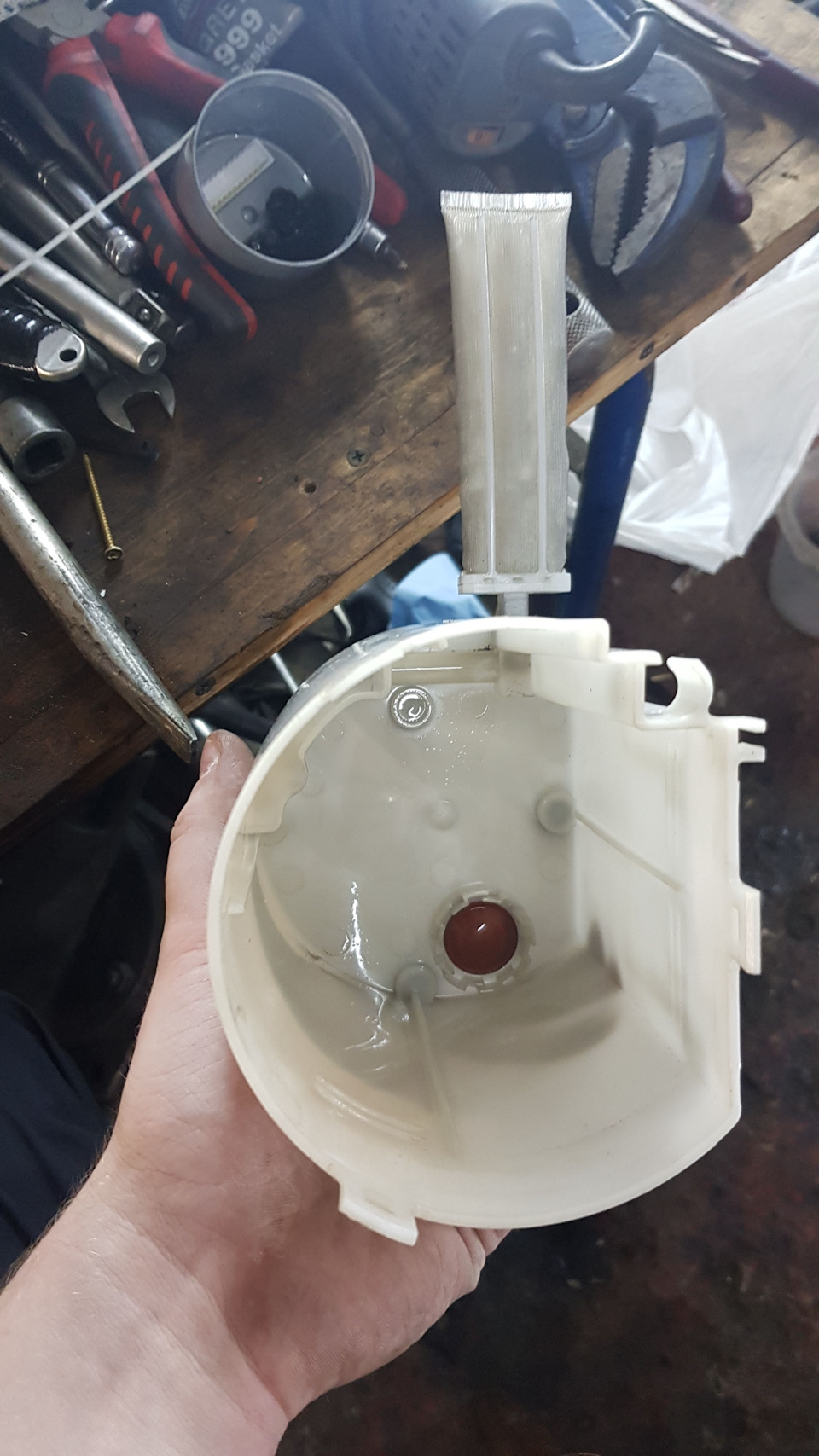 Замена топливных фильтров. — KIA Ceed (2G), 1,6 л, 2013 года ...