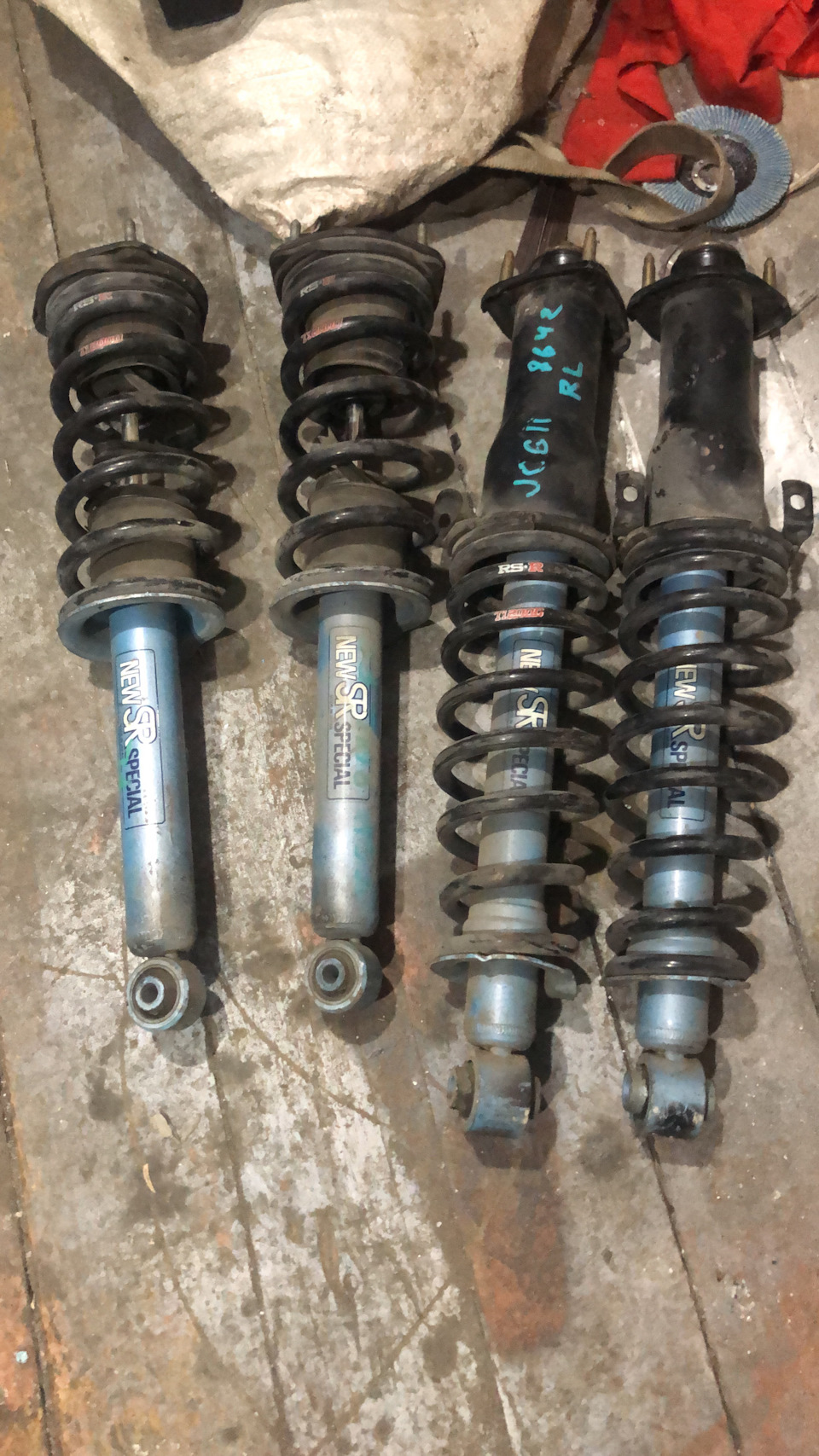 В новую машину, новое! Поставил диски + баллоны, видео регистратор ...