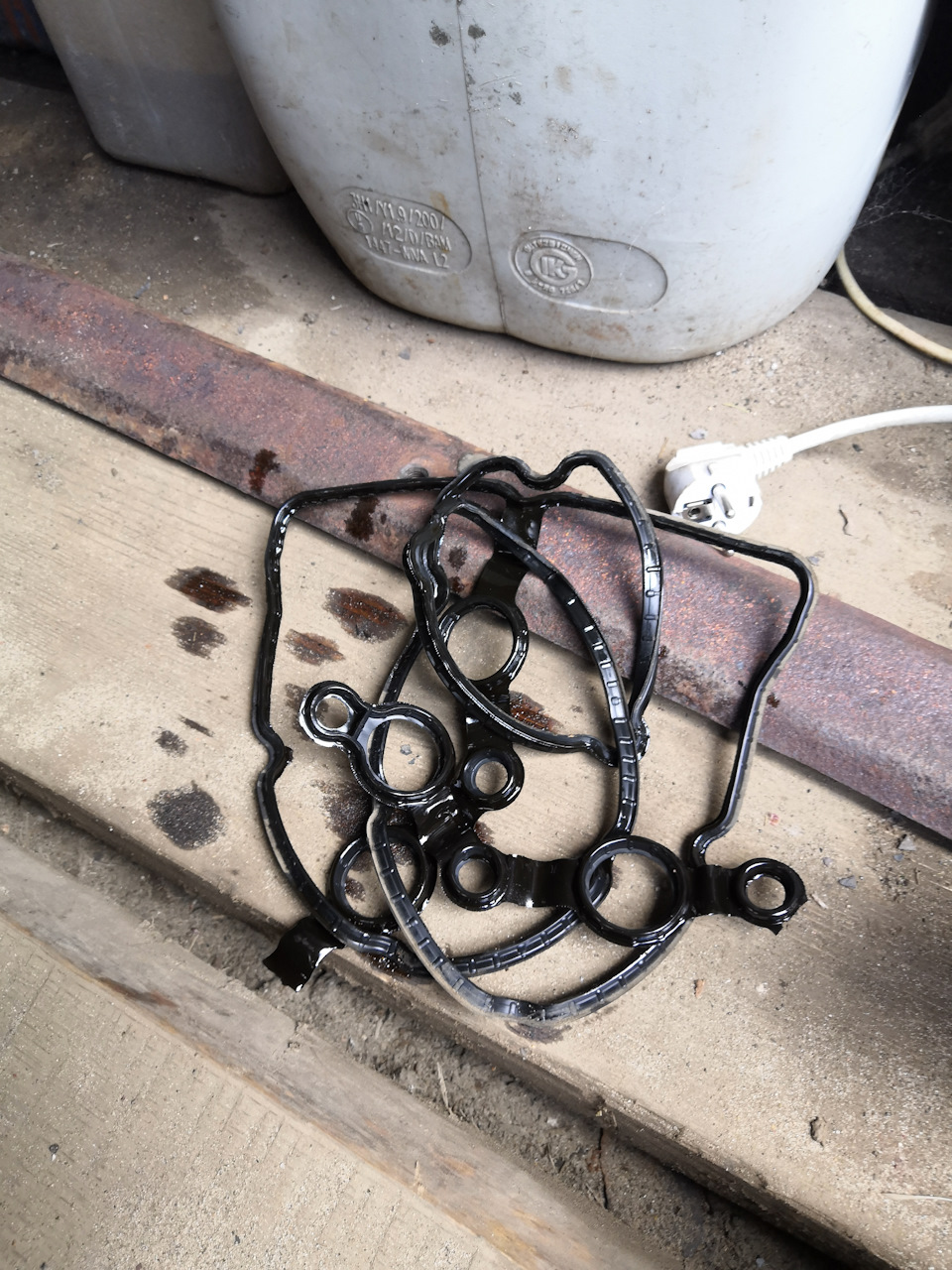 Замена прокладки под клапанной крышкой — KIA Sorento (2G), 2,4 л, 2014 ...