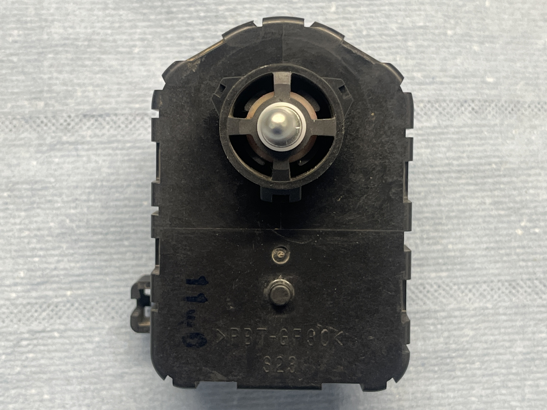 Электрокорректор фар Koito — Mitsubishi Pajero (4G), 3,8 л, 2008 года ...