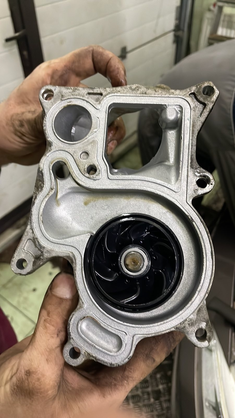 Замена помпы, термрстата и мойка радиаторов — BMW 3 series (F30), 2 л ...