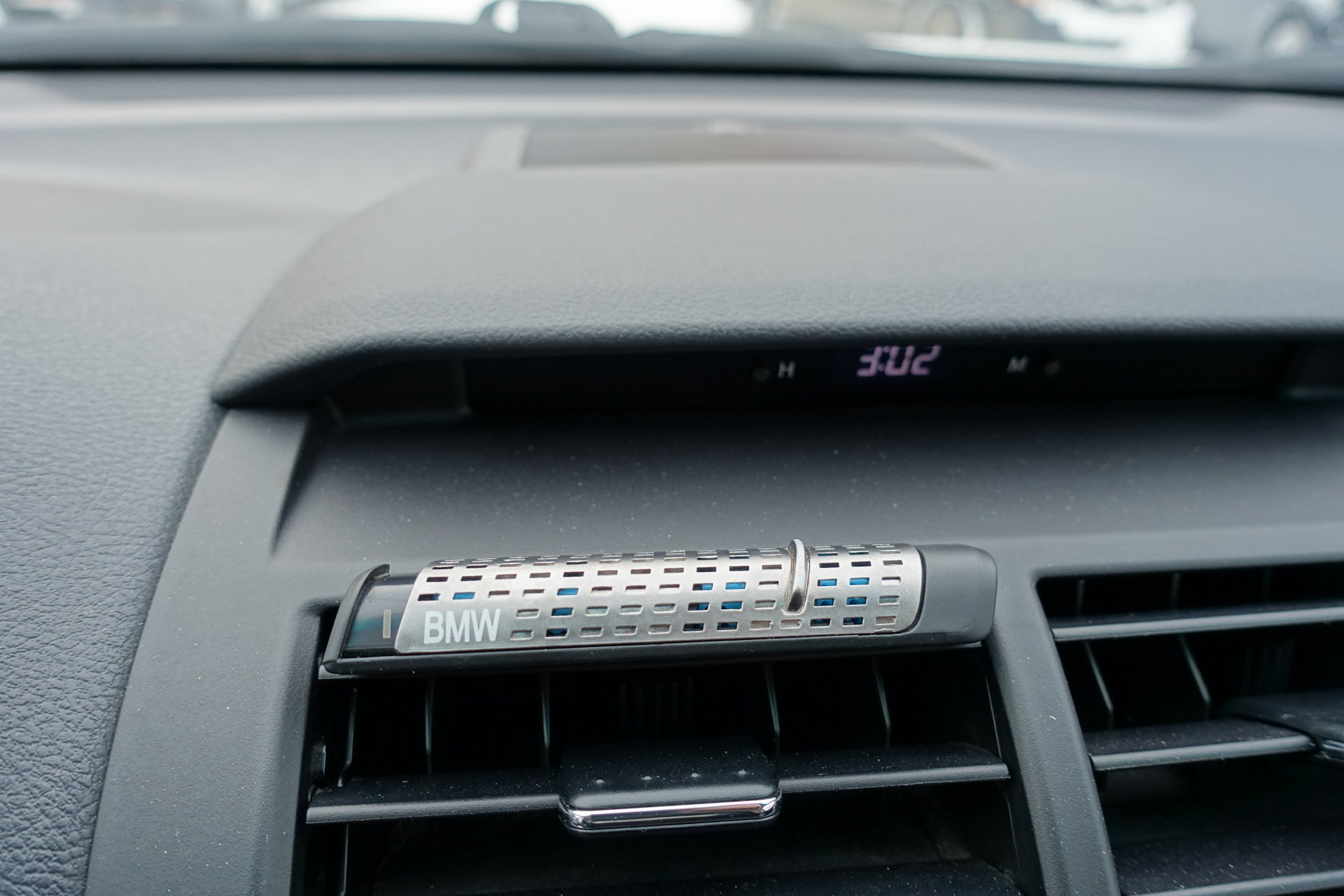 Немножко BMW — Toyota Camry (XV50), 3,5 л, 2013 года | аксессуары | DRIVE2