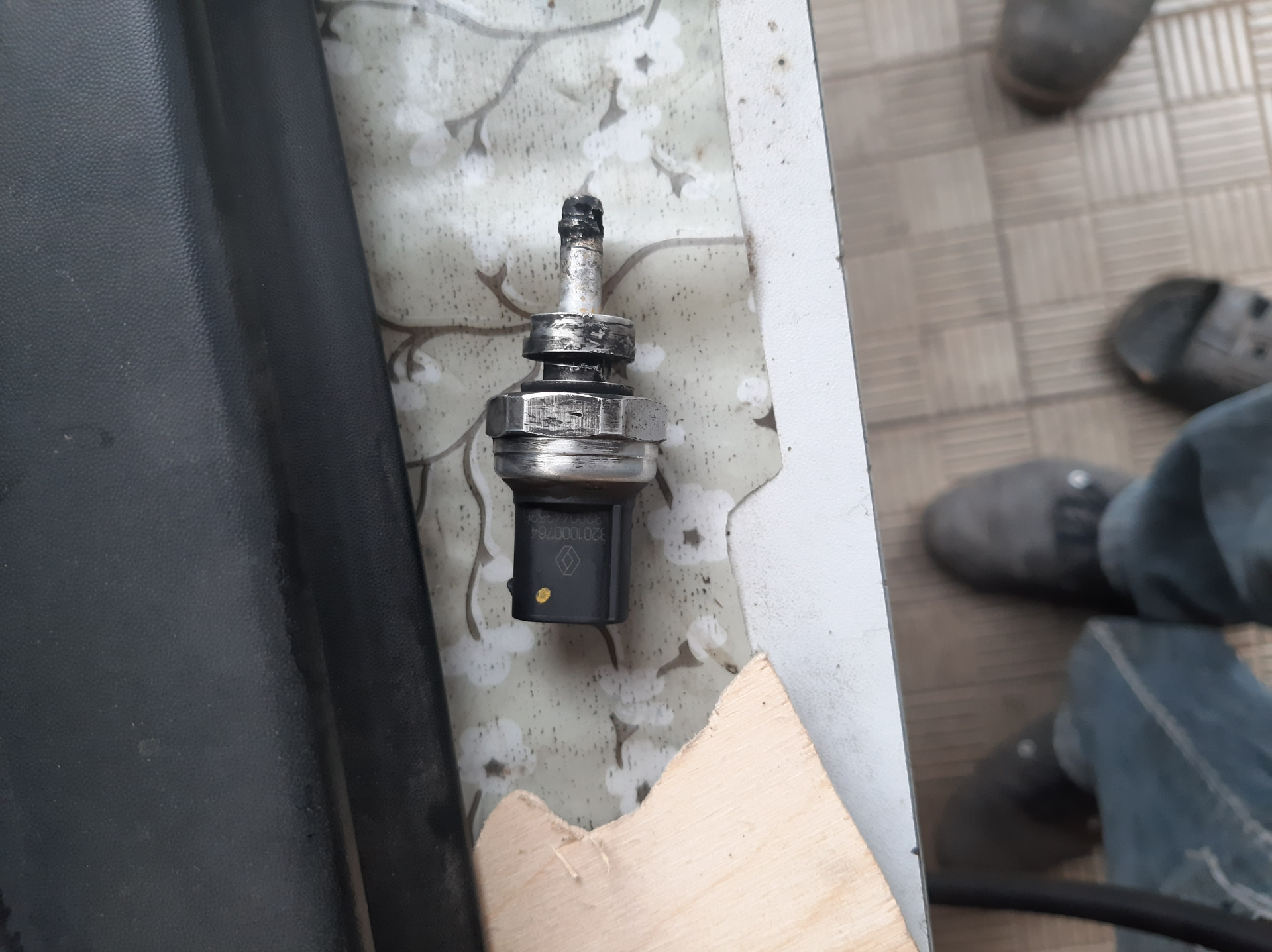 Замена датчика надува на входе турбины. P0472 — Renault Grand Scenic ...