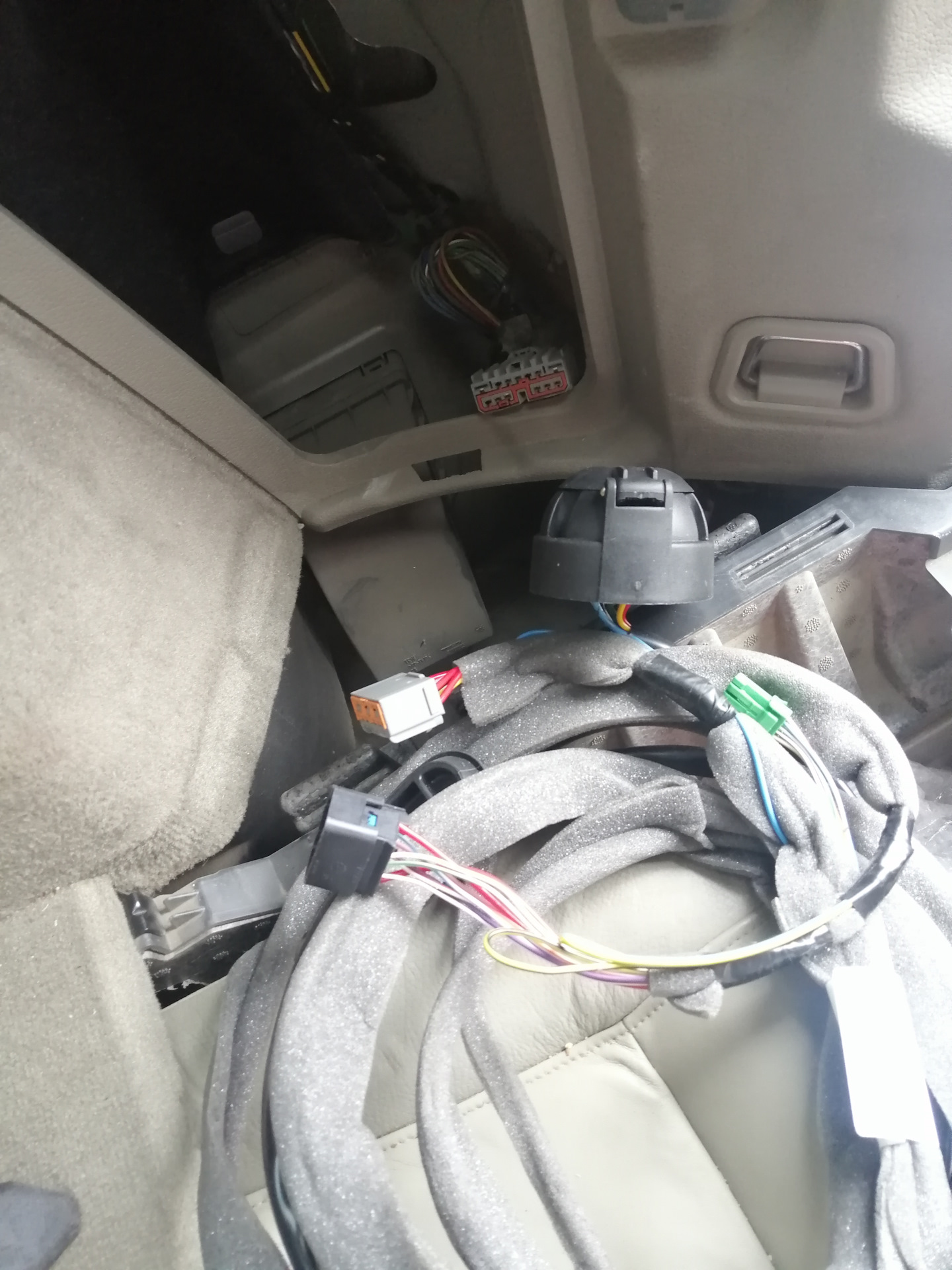 Прошу помощи в подборе проводки фаркопа Вольво Хс90 — Volvo XC90 (1G ...