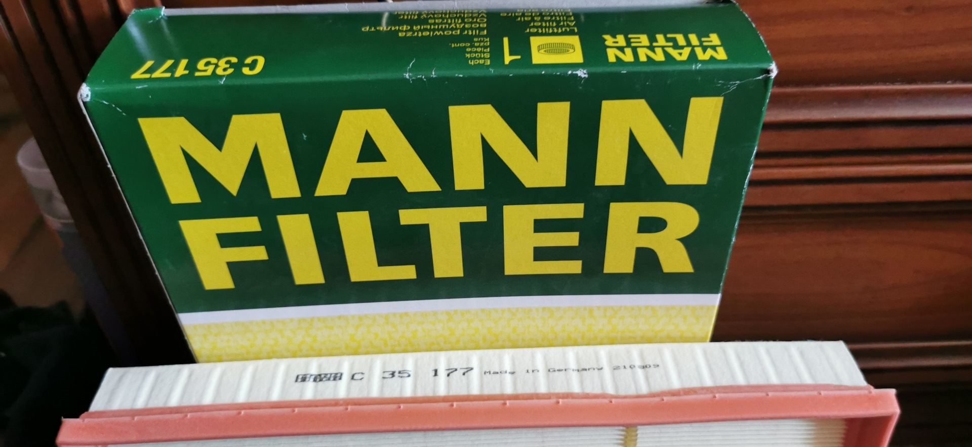 Замена воздушного фильтра — Volvo S80 (2G), 2 л, 2015 года | расходники ...