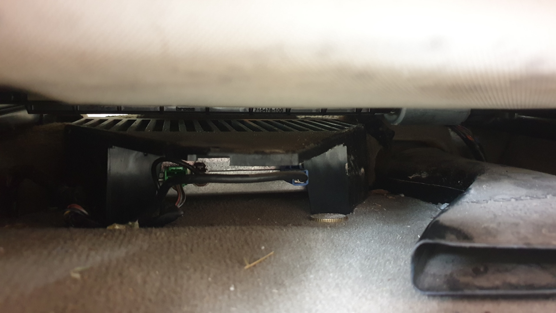 Камера заднего вида дрожит, исправление — Volvo V60 (1G), 2 л, 2013 ...