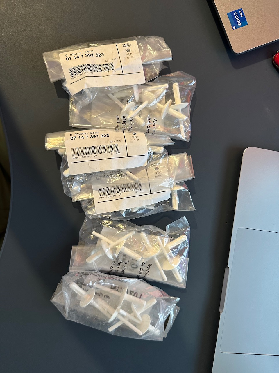 07147391323 Белая заклепка с насе BMW | Запчасти на DRIVE2