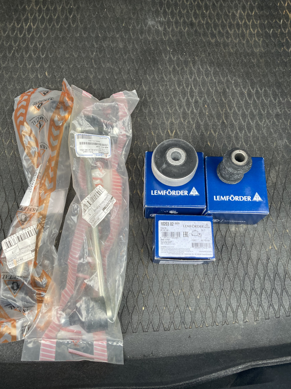 1020302 Сайлентблок рычага подвески LEMFORDER | Запчасти на DRIVE2