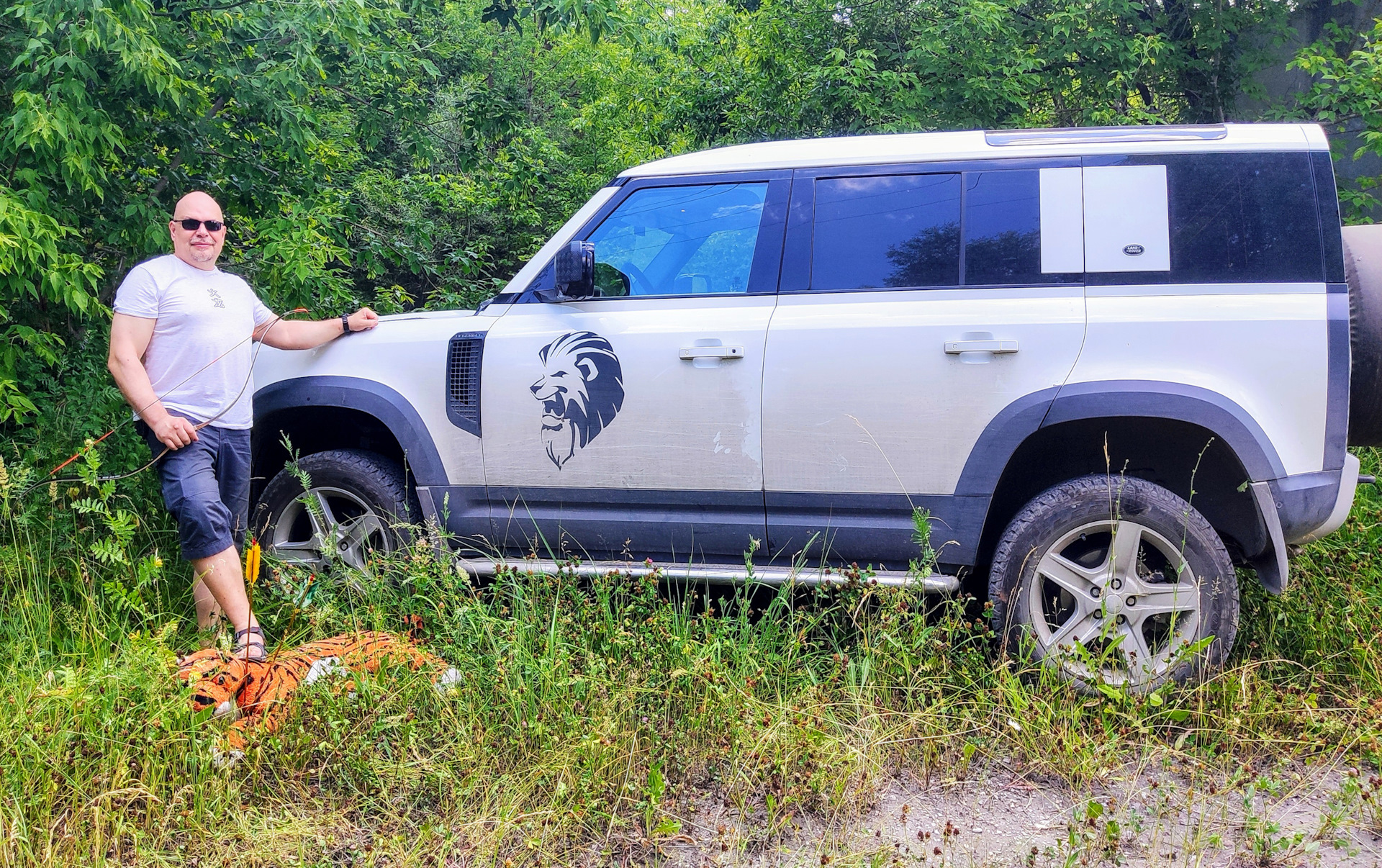 Поехали на охоту, говорили они, будет весело! — Land Rover Defender ...