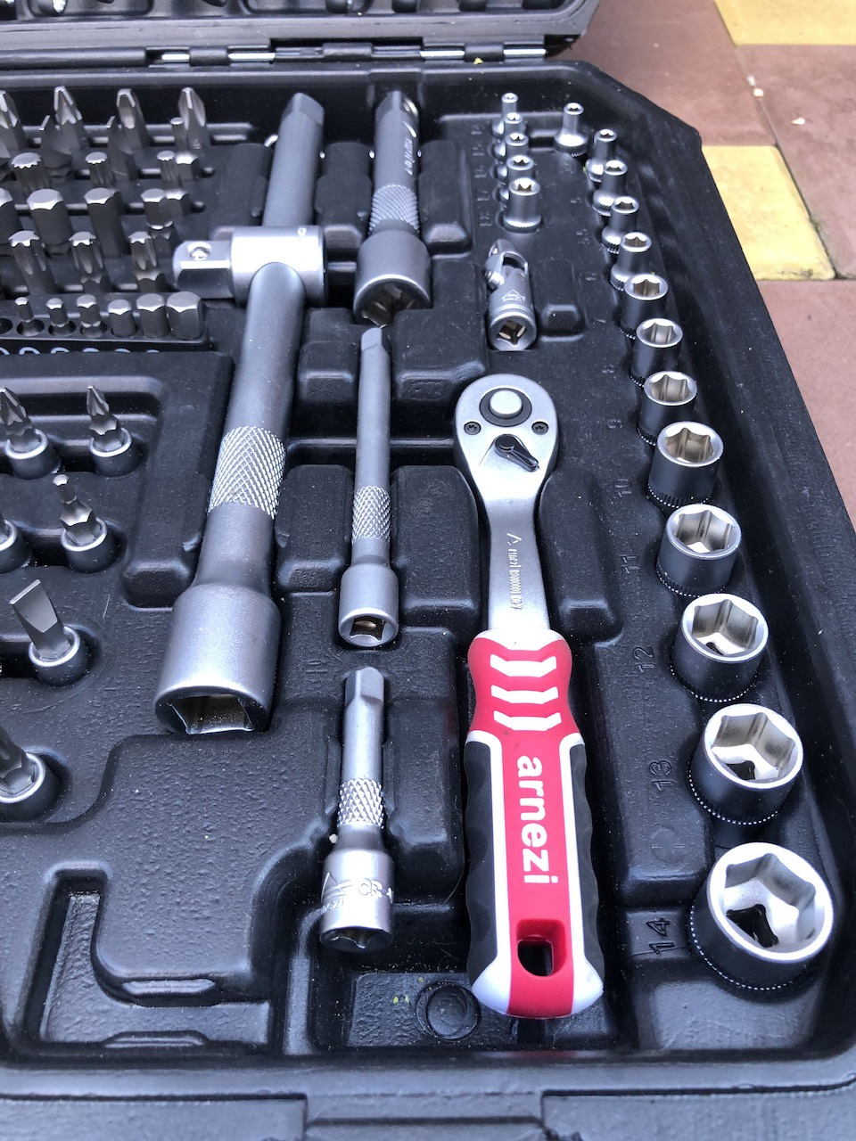 Один из лучших подарков! Набор инструментов ARNEZI R0900130. — Lexus CT 200h, 1,8 л, 2011 года ...