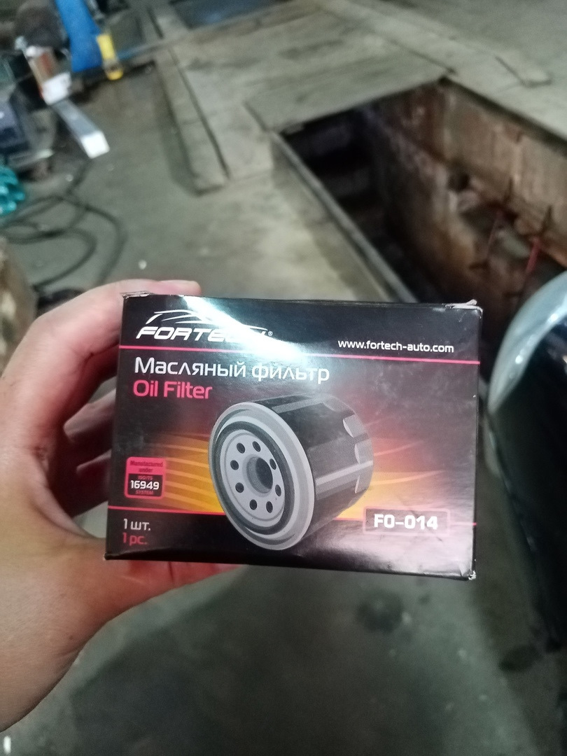 плановая замена масла, воздушный фильтр — Lada Приора седан, 1,6 л ...