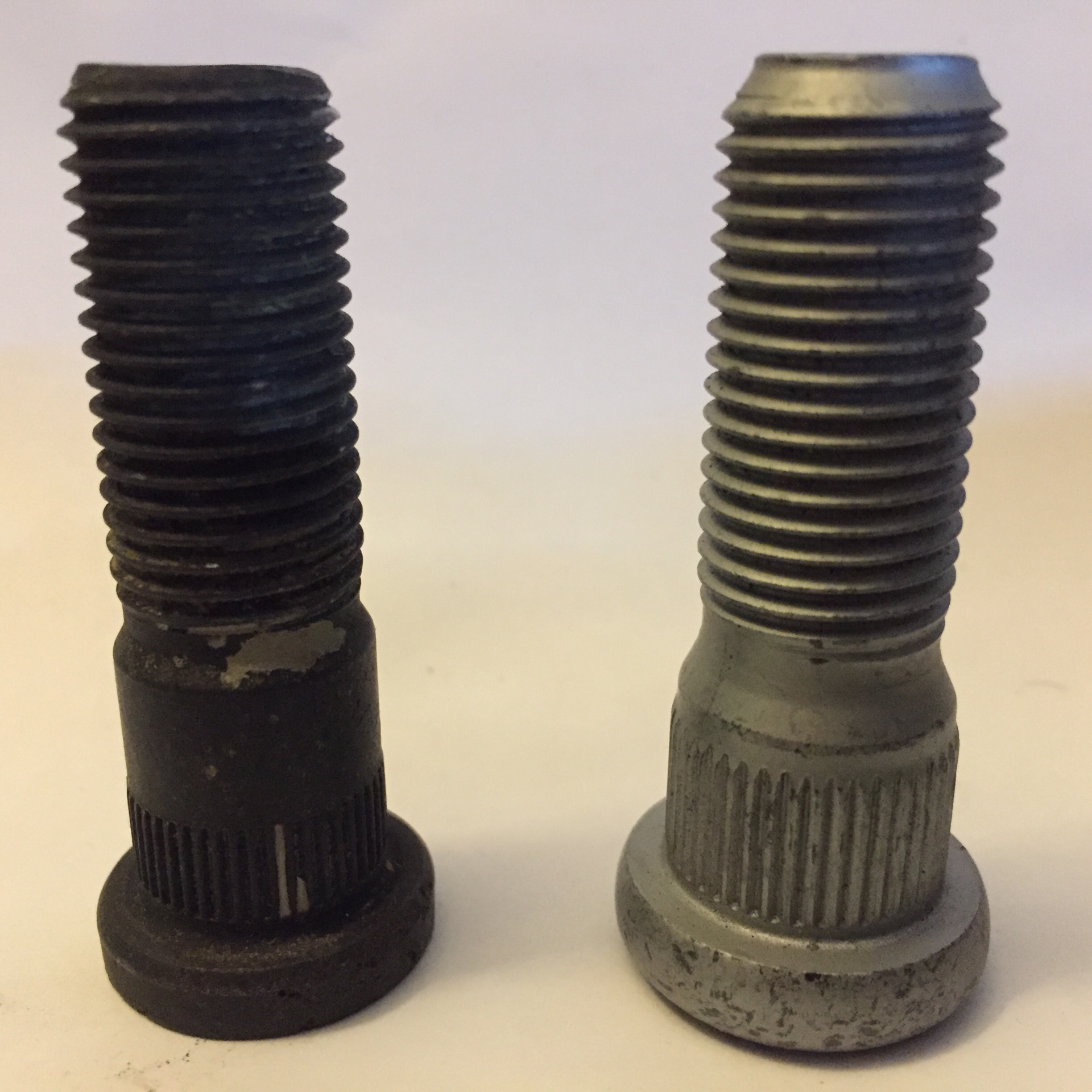 Сравнение шпилек ступицы S-max и Toyota — Ford S-Max (1G), 2,5 л, 2008 ...