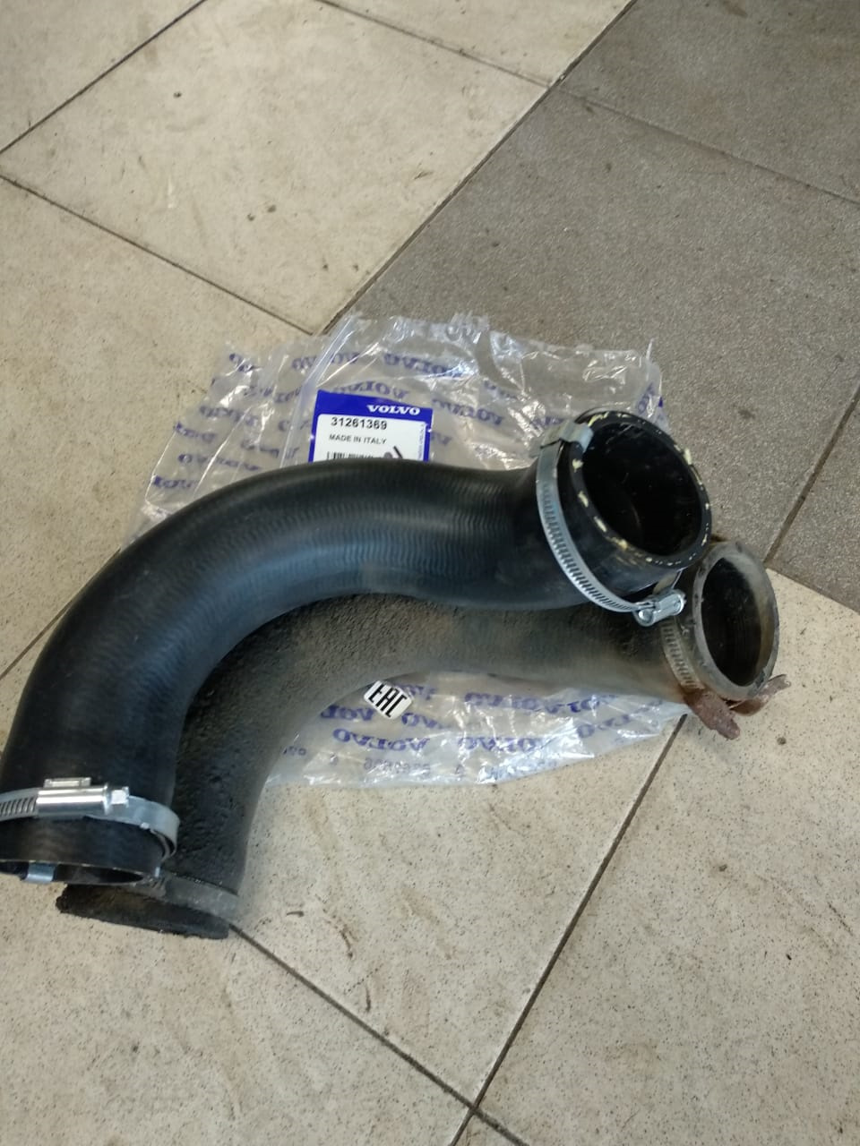 31261369 ПАТРУБОК СИСТЕМЫ ОХЛАЖДЕНИЯ. Volvo | Запчасти на DRIVE2