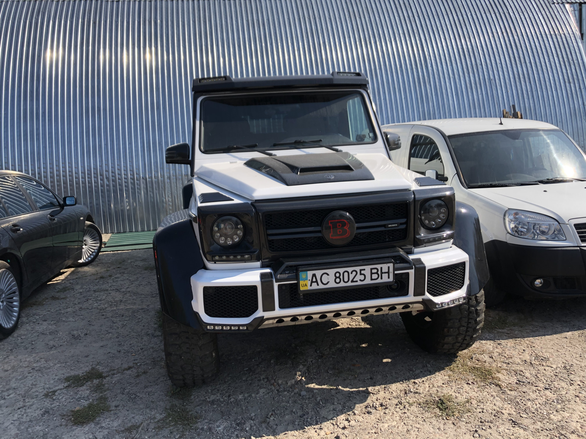 Поменял решетку, леды и фары в mercedes w463 6x6 brabus g700 — Mercedes ...