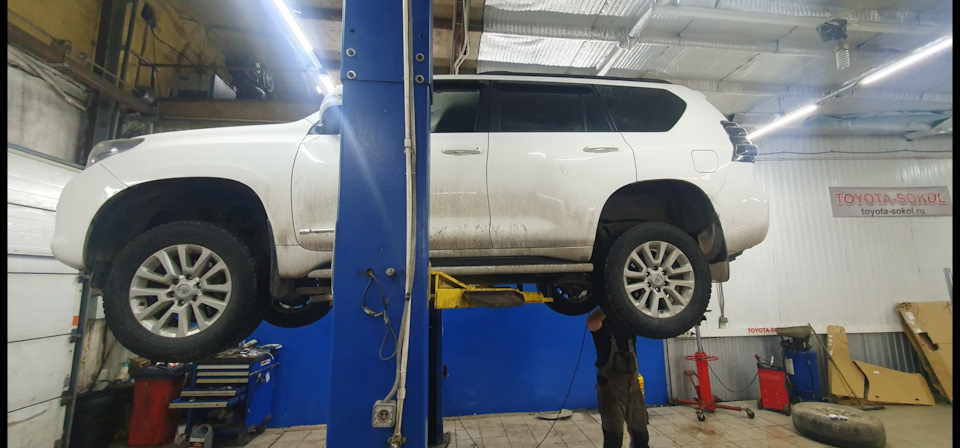 Втулки стабилизатора + замена тавотницы в карданн — Toyota Land Cruiser ...