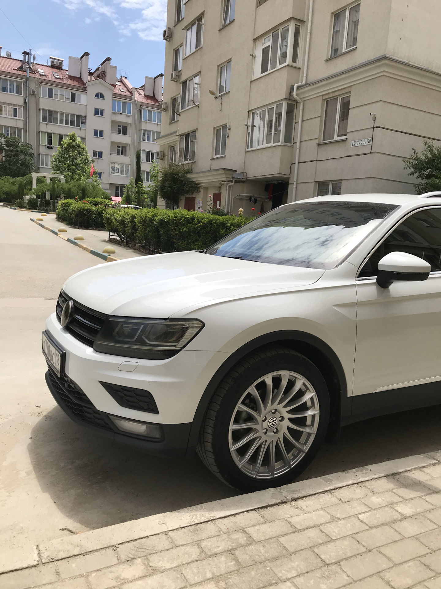 Новые диски и резина R20 — Volkswagen Tiguan (2G), 1,4 л, 2017 года ...