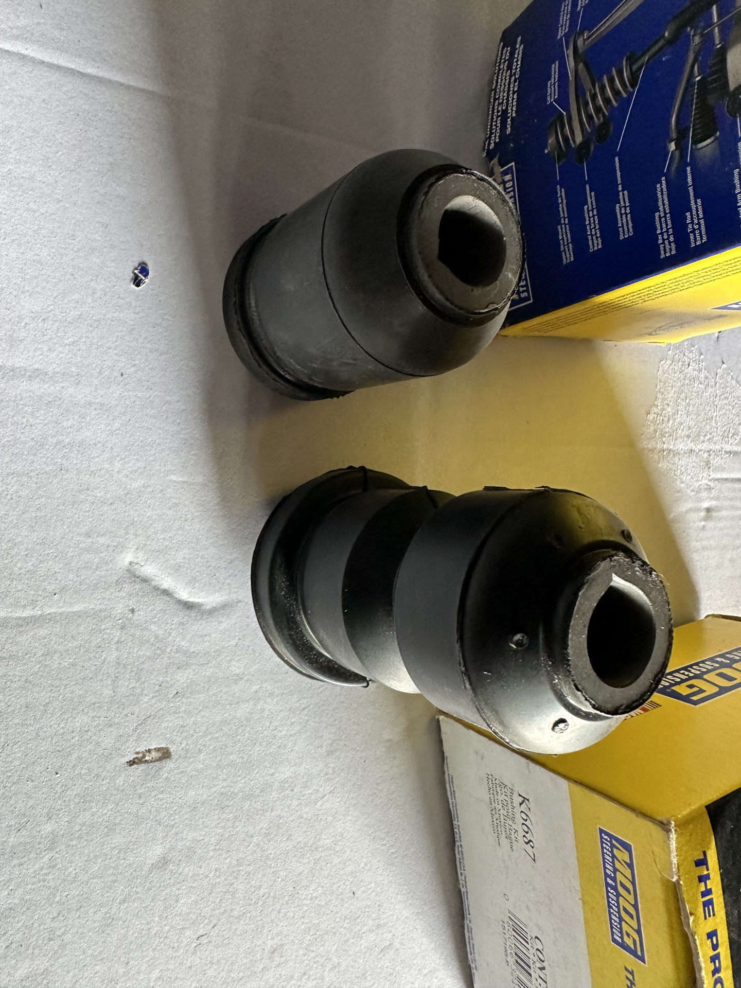 Сайлентблоки переднего нижнего рычага Hummer H2 K6687 — Hummer H2, 6 л ...