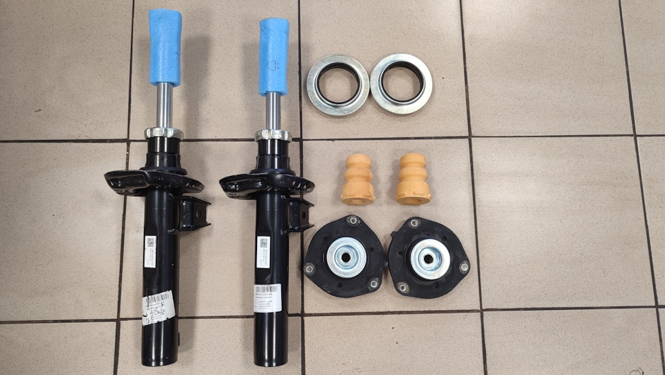 Газонаполненный амортизатор 5N0413031AK — Volkswagen Tiguan (1G), 2 л ...