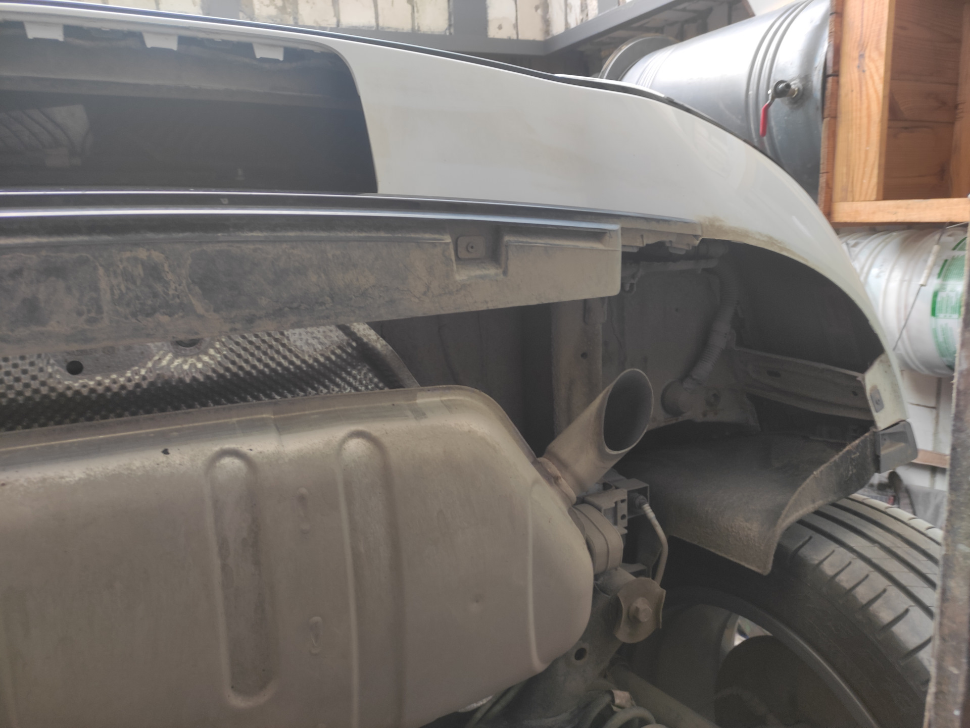 Дополнительные пыльники днища (ч.2 — установка) — Volkswagen Tiguan (2G ...