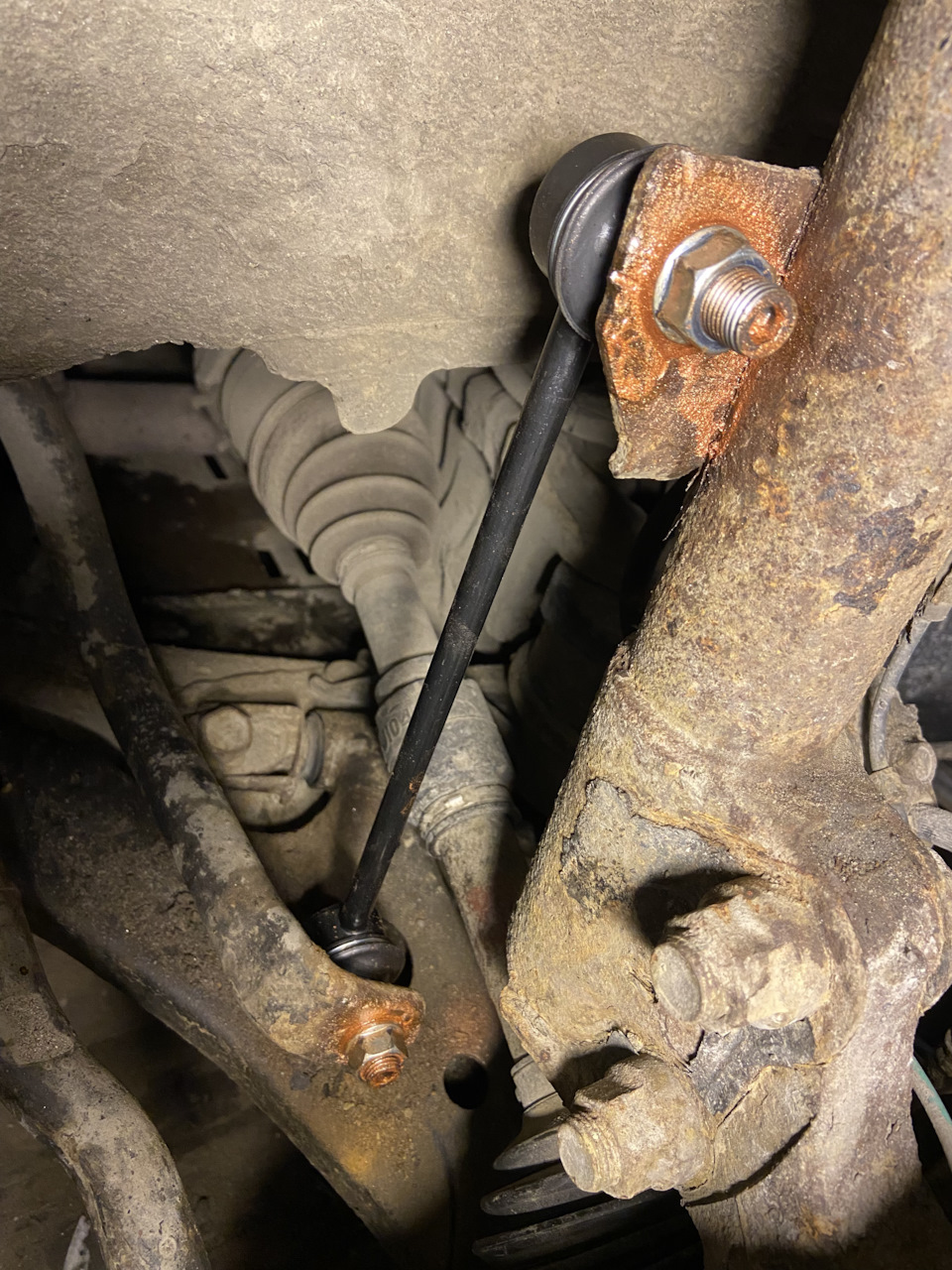 Стойки стабилизатора (555) — Toyota Camry (XV50), 2,5 л, 2013 года ...