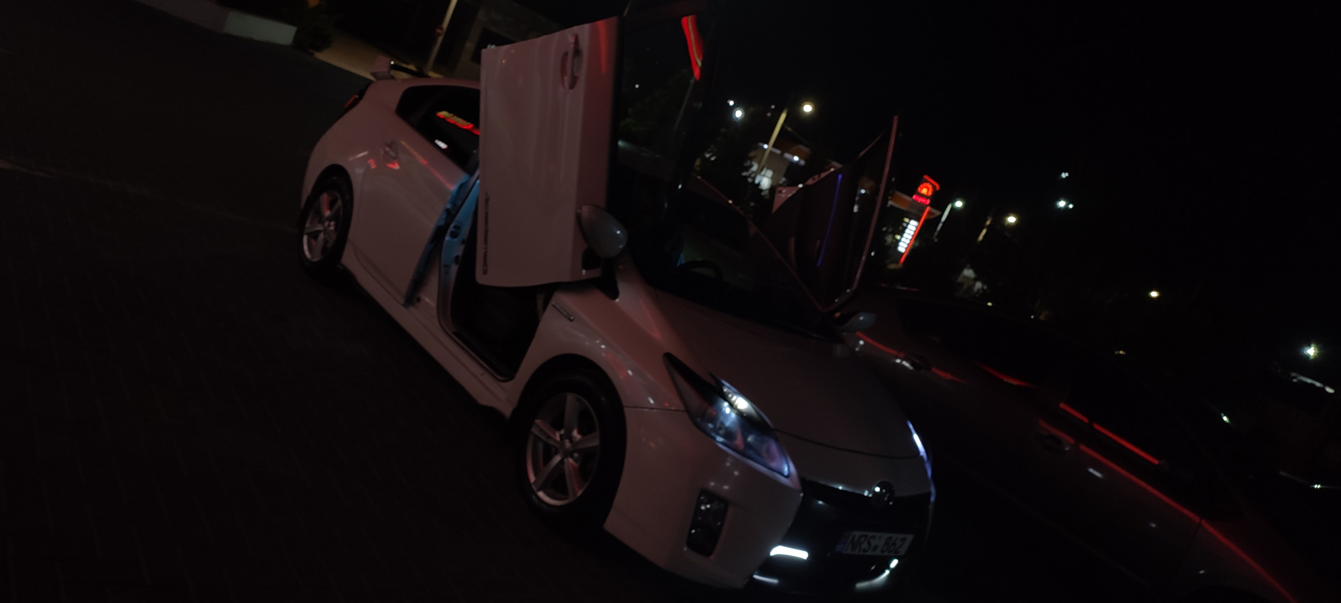 Lambo prius 30 — Toyota Prius (30), 1,8 л., 2011 года | тюнинг | DRIVE2