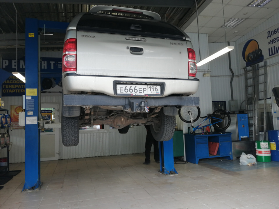 Замена лампы подсветки климата, замена стоек стабилизатора. — Toyota ...