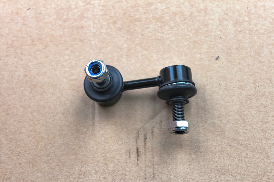 Автомобильные"запчасти" от производителя Aiko. Стойки стабилизатора ...