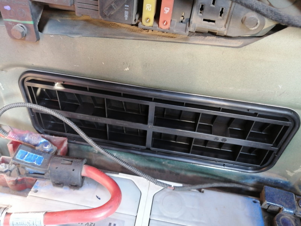 Решетка вентиляционная задняя BMW E60 — BMW 5 series (E60), 2,5 л, 2004 ...