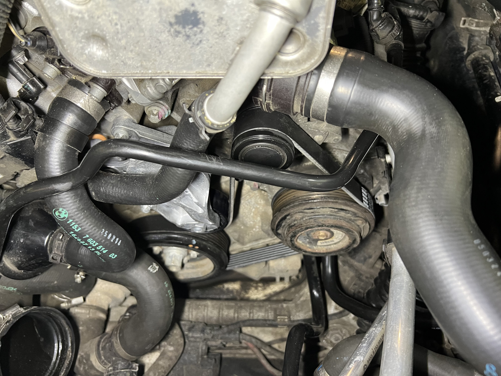 Замена масла двс, замена натяжителя с ремнём. — BMW 5 series (F10), 2 л ...