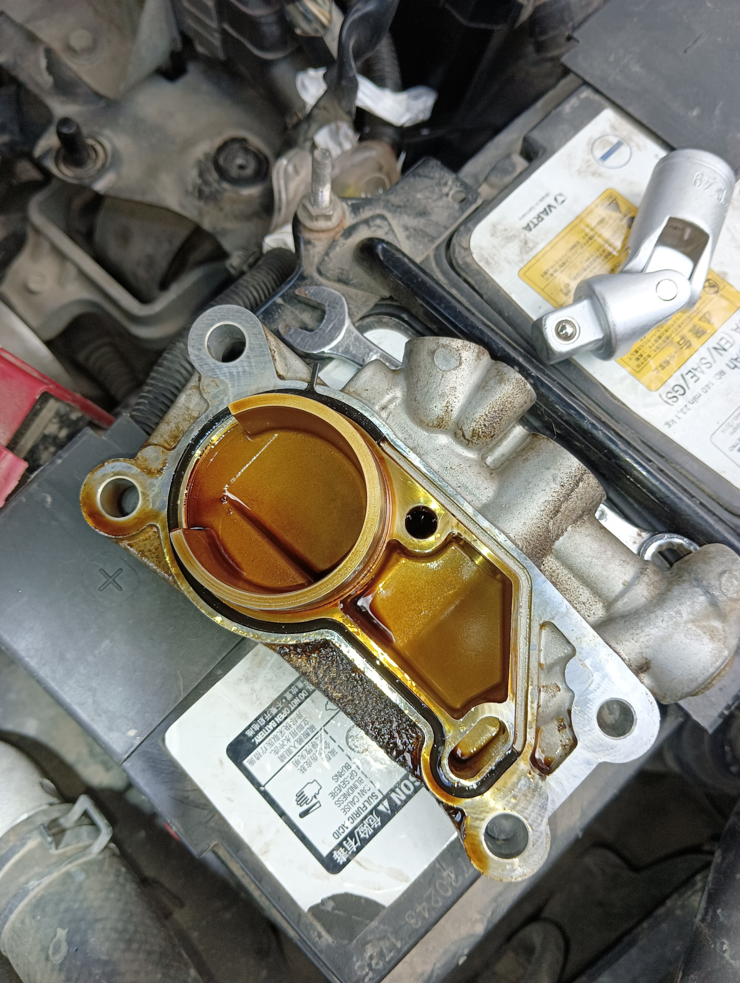 #59 Устранение течи масла двс — Mitsubishi Outlander XL, 3 л, 2008 года ...