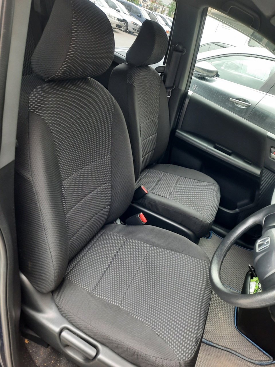 Чехлы — Honda Freed Spike, 1,5 л, 2010 года | аксессуары | DRIVE2