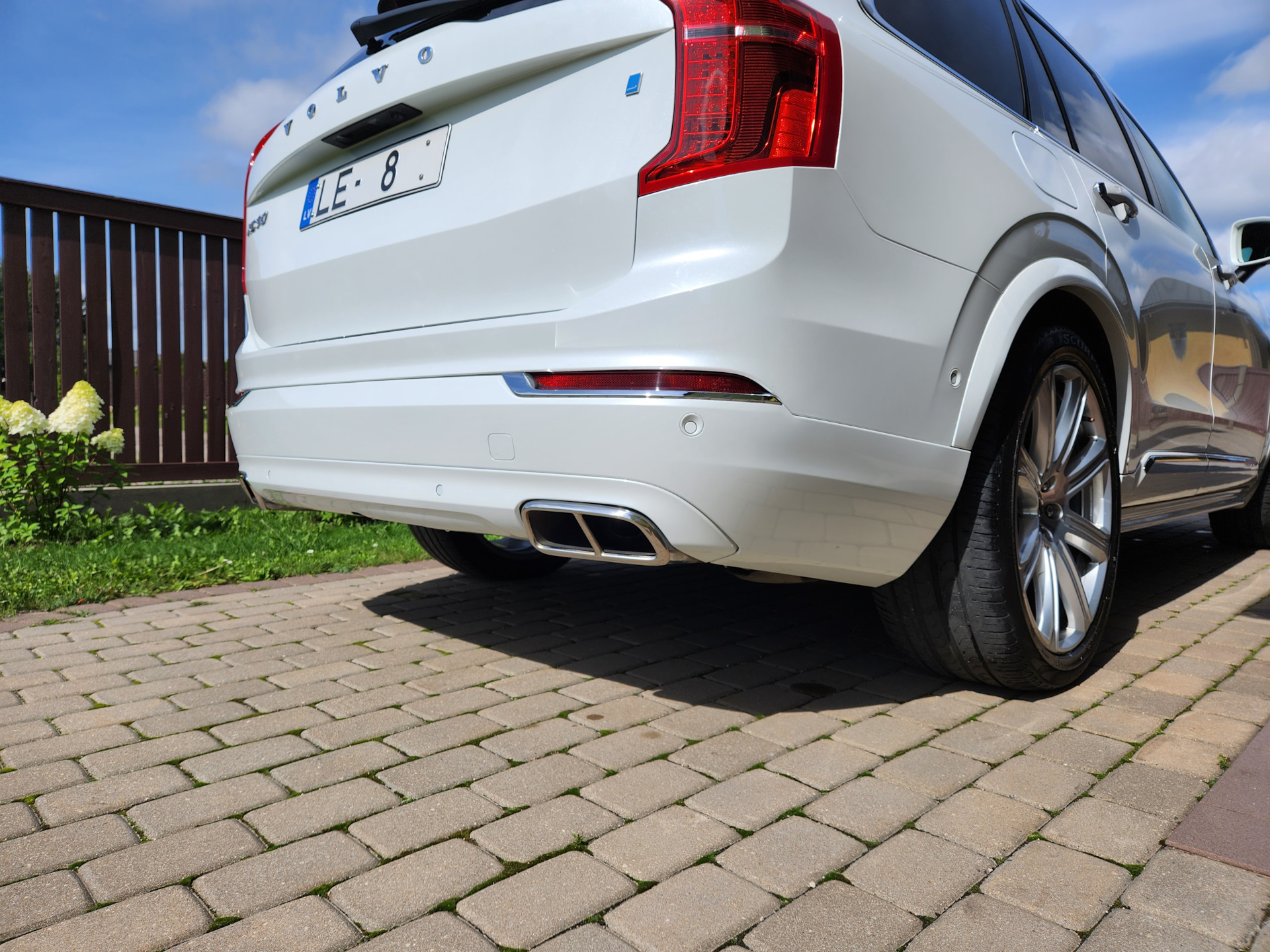 Рестайл переднего бампера, покраска задней юбки — Volvo XC90 (2G), 2 л ...