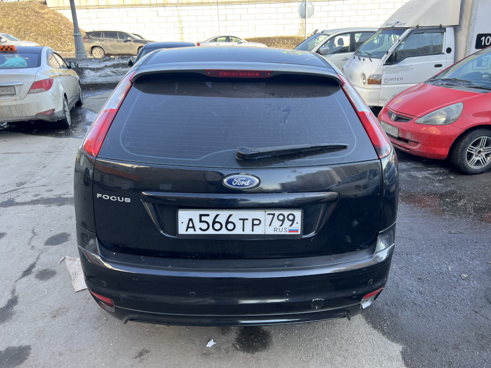 Установка st спойлера — Ford Focus Hatchback II, 1,6 л, 2006 года ...