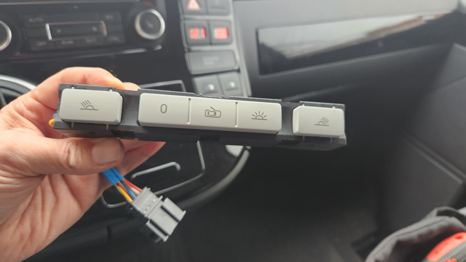 [Решено] Проблема с салонным светом — Volkswagen Multivan (T5), 2 л ...