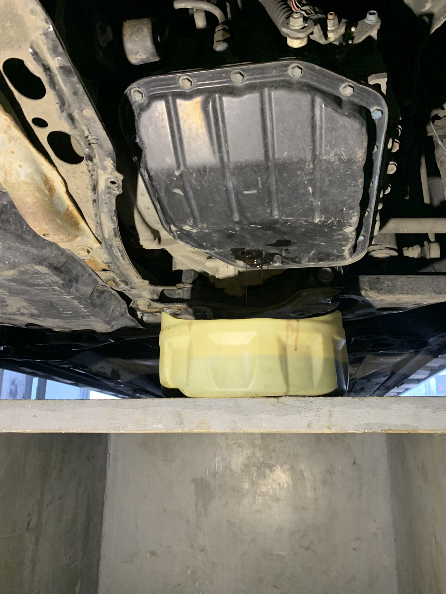 Замена масла в АКПП — Toyota Avensis II, 1,8 л, 2008 года | своими ...