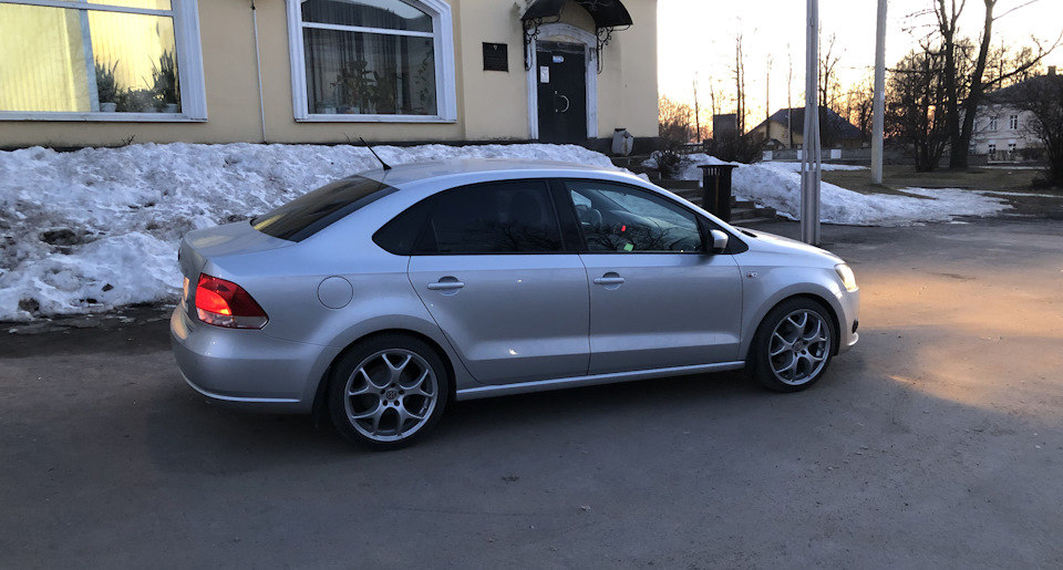 20. R17 — Volkswagen Polo Sedan, 1,6 л, 2013 года | фотография | DRIVE2