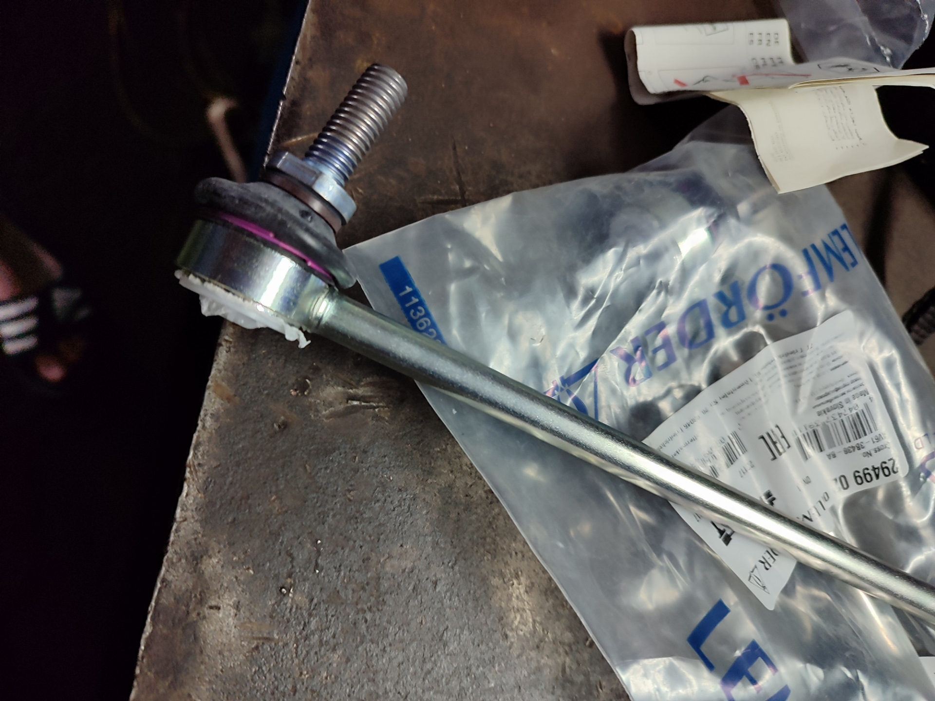 Замена косточек передних — Ford Kuga (2G), 2,5 л, 2017 года | визит на ...