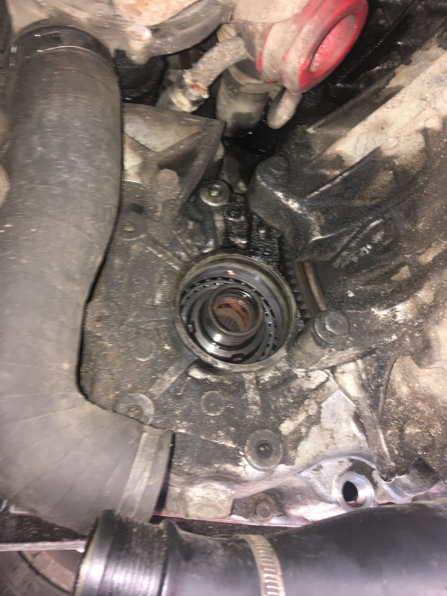 Замена приводов сальников и частичная замена масла в АКПП — Volvo S60 ...