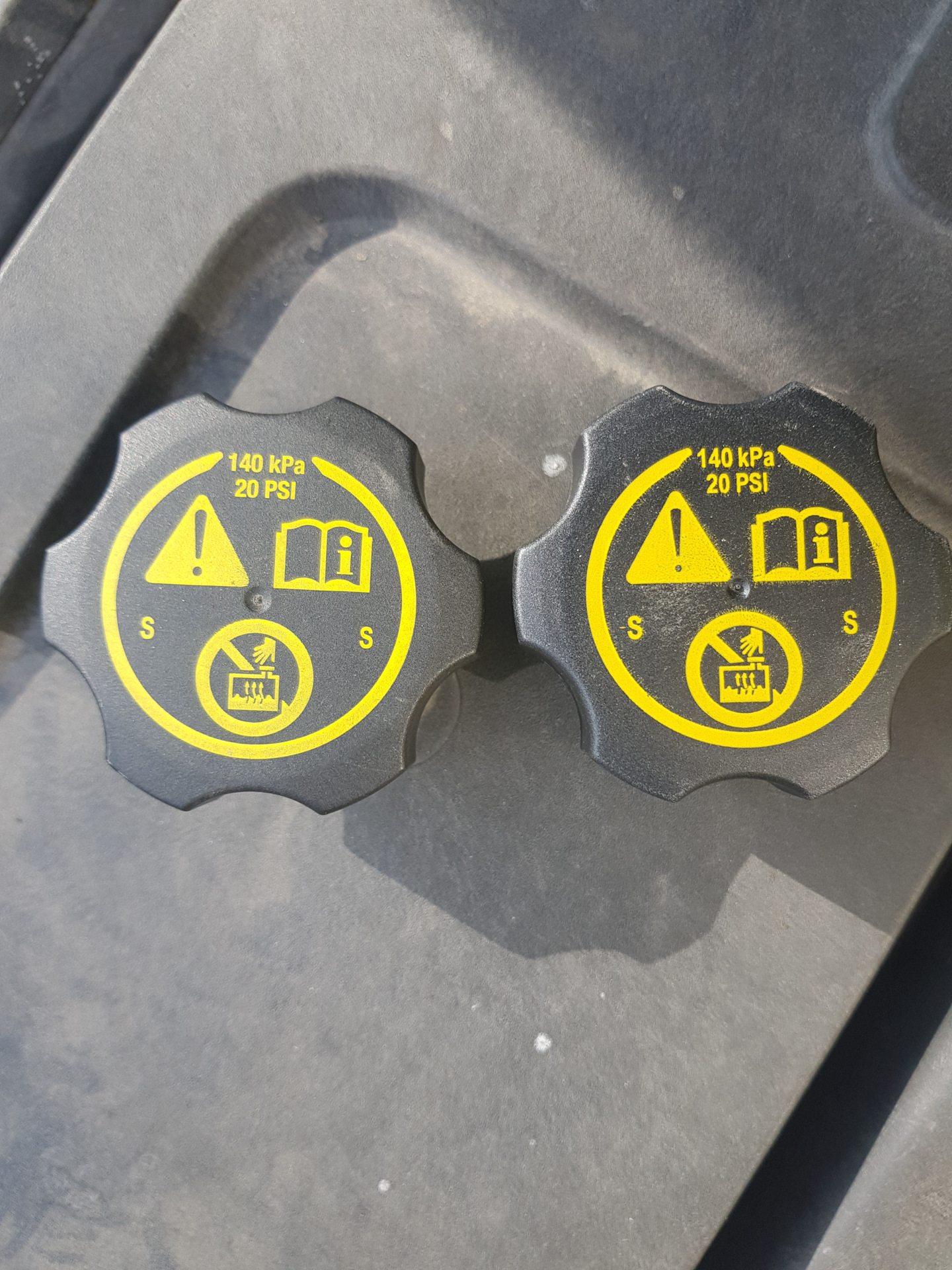 Течет патрубок или радиатор? — Opel Insignia Sports Tourer (1G), 2 л ...