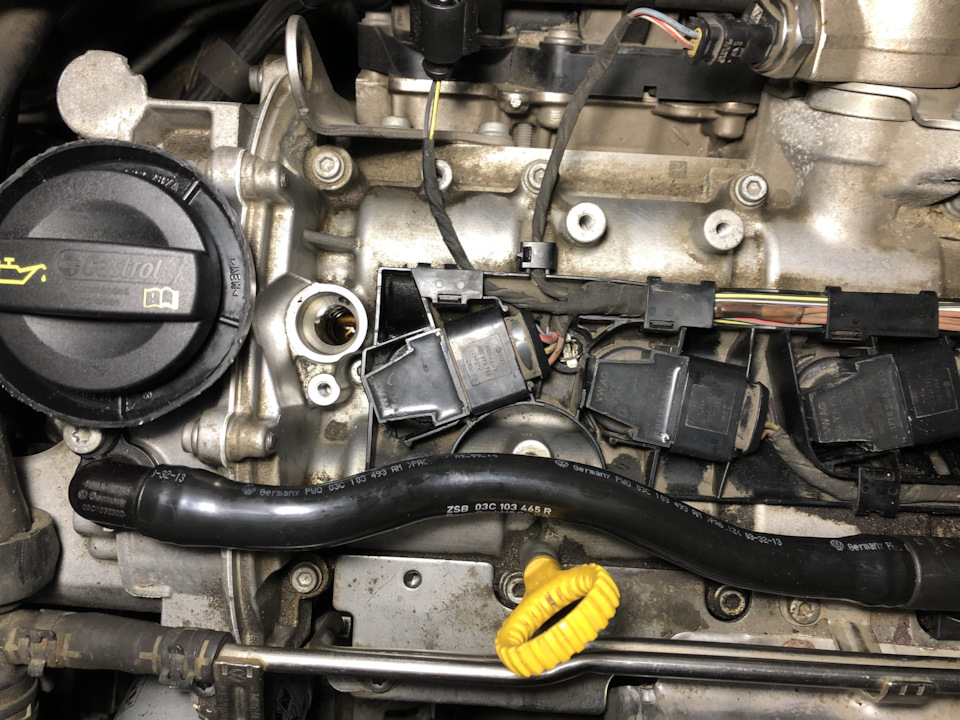 Устранение течи масла из клапана фазорегулятора. — Volkswagen Jetta VI ...