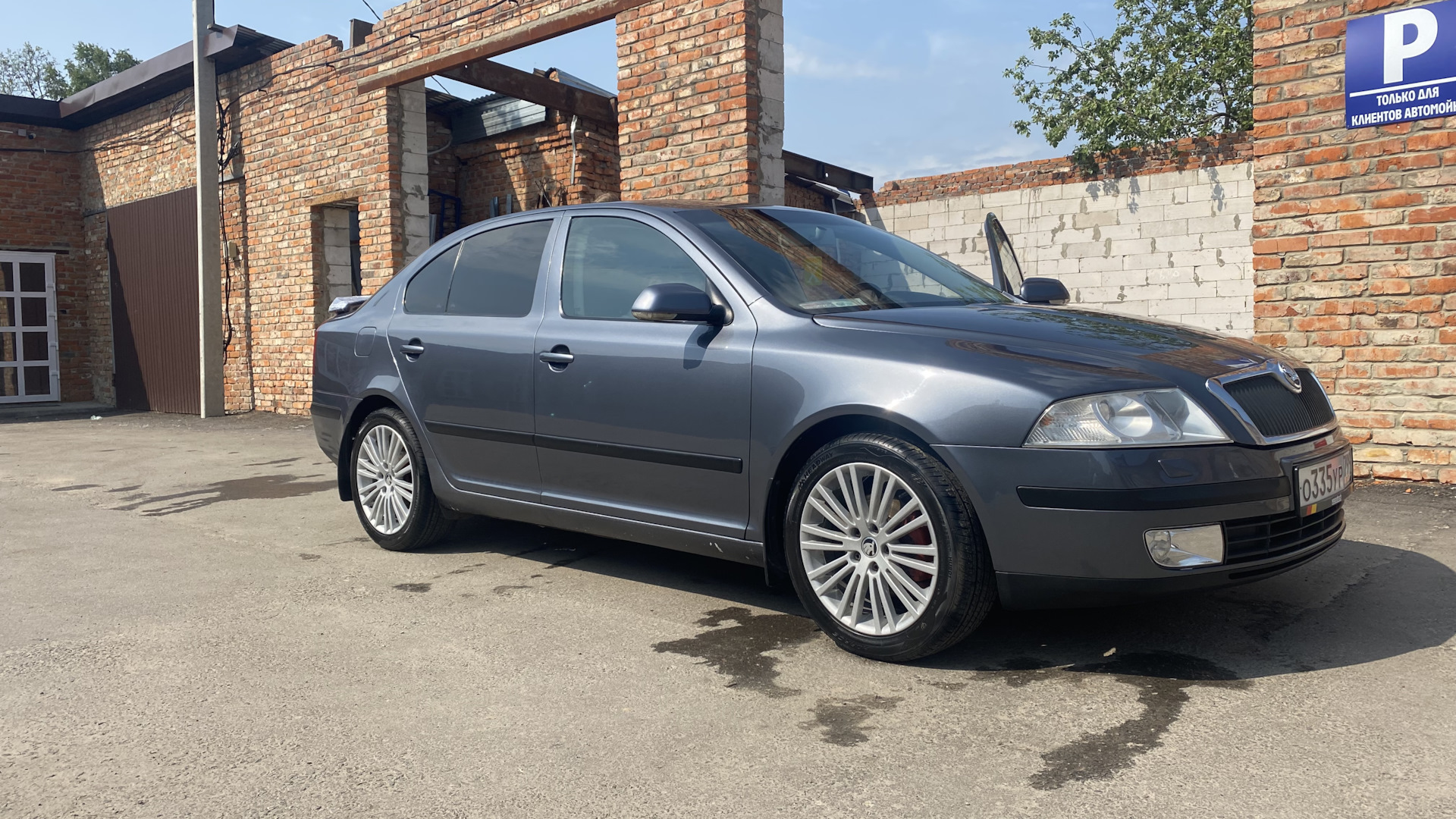Skoda Octavia A5 Mk2 2.0 бензиновый 2008 | BVY 2.0 FSI, кожа, люк на DRIVE2