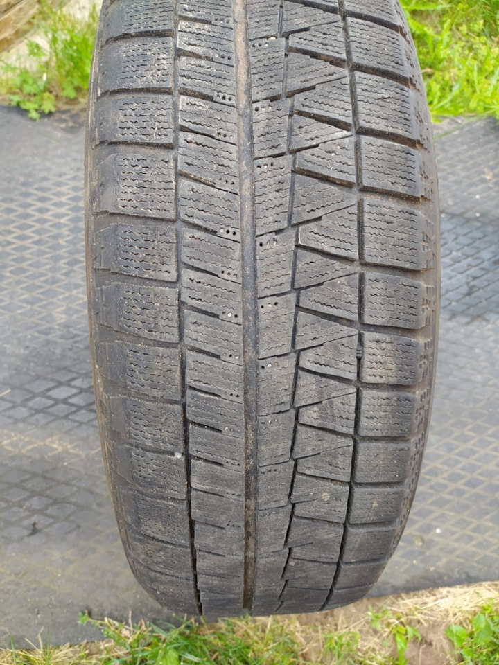 Шины зимние нешипованные Bridgestone 205/60 R16 на Honda Stepwgn (4G ...