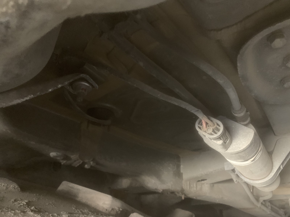 Замена топливного фильтра и осмотр плюсового провода — BMW X3 (F25), 3 ...