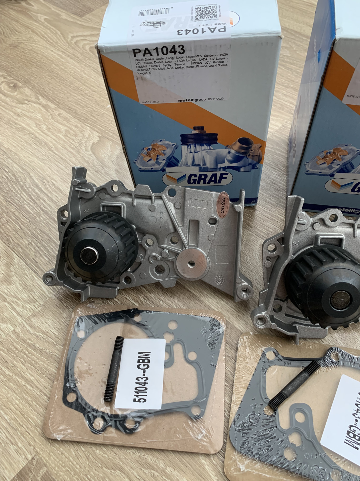 Насос водяной ( помпа ), Renault / Nissan / Lada . K4M / K4J . 210105707R / 210100753R / Valeo ...