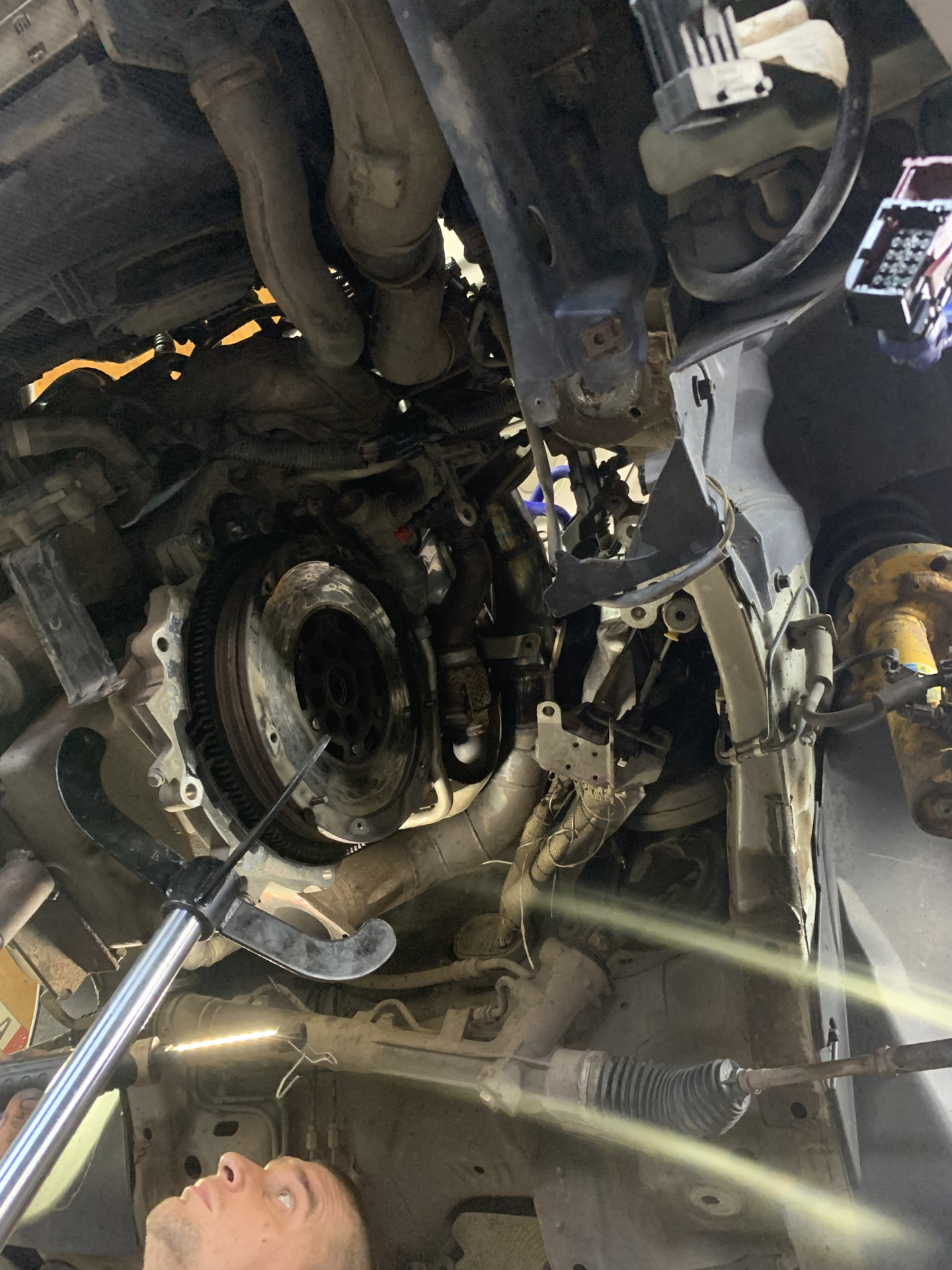 29. Замена сцепления. Бензонасос на своём месте. — Saab 9-3 (2G), 2,8 л ...