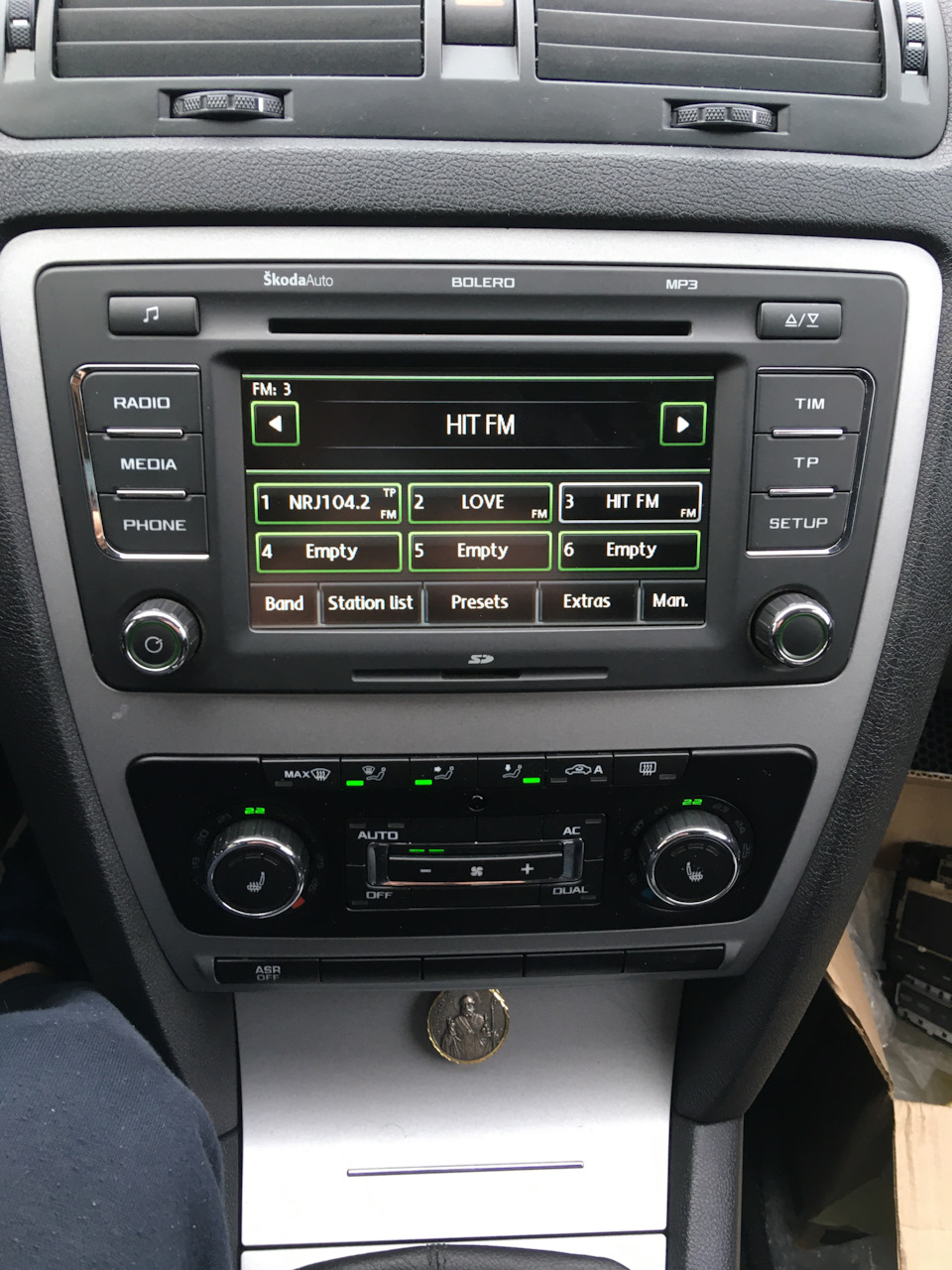Снова магнитола🤪 — Skoda Octavia A5 Mk2, 1,6 л, 2011 года | аксессуары ...