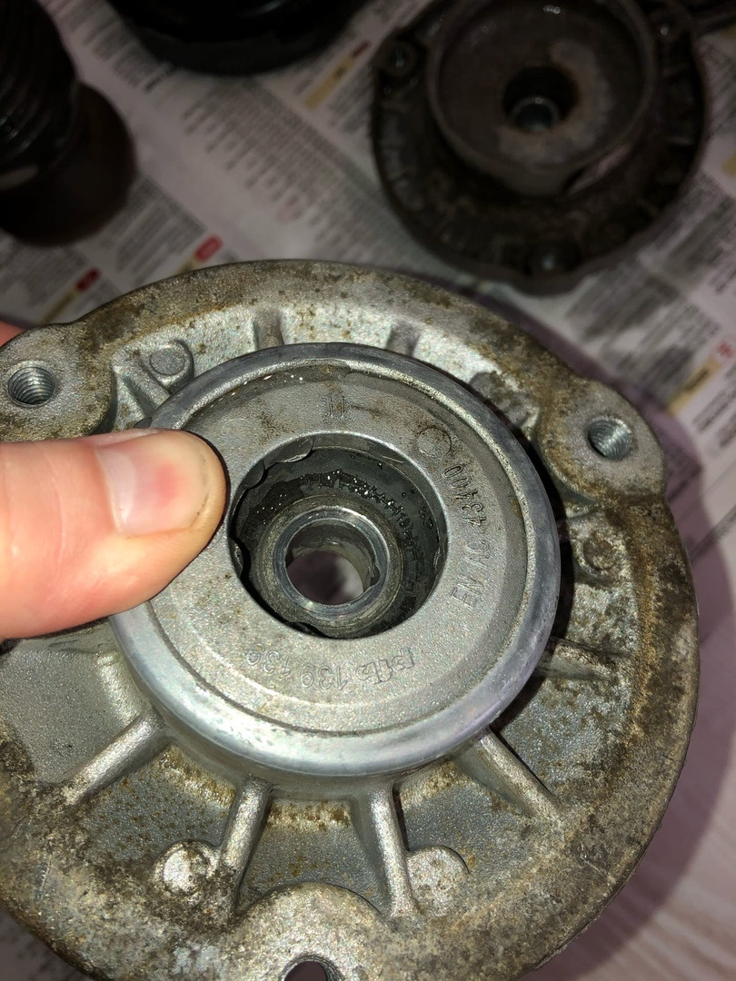 Замена передних пружин амортизаторов — BMW 5 series (F10), 3 л, 2014 ...